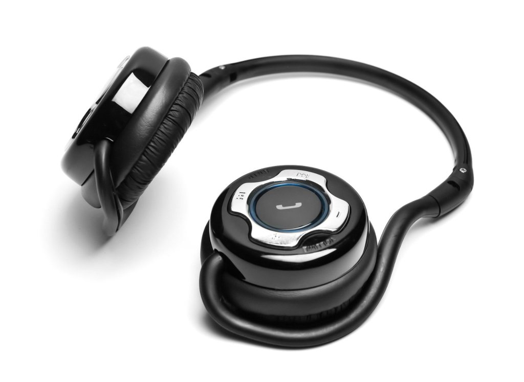 Kinivo BTH220 Bluetooth headphones w/ hands-free calling: $15 (Reg. $45)