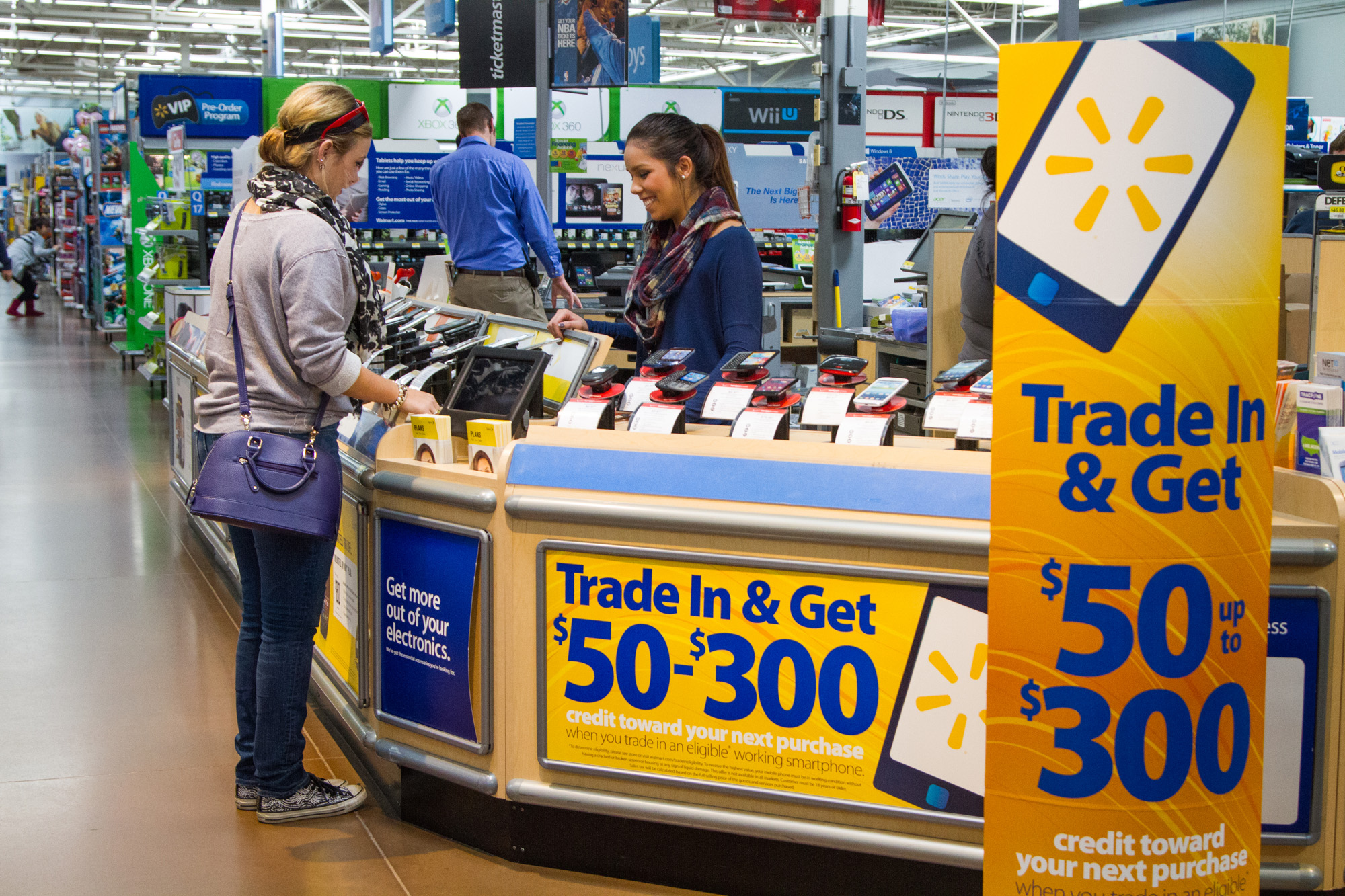 iPhone pricing war heats up as Walmart offers 5s for $119 and Target ...