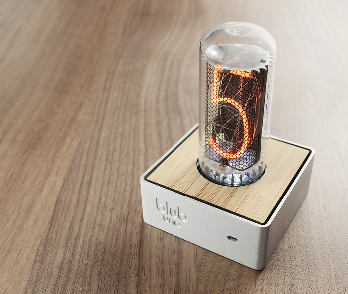 Blub Uno USB desk clock uses 1950's Nixie tubes to display time ...
