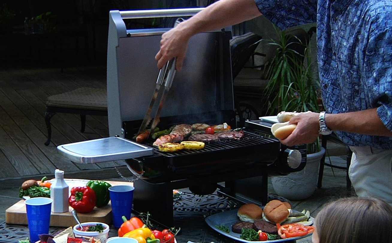Amazon Gold Box - Cuisinart compact gas grills up to 40% off: CGG-120 ...
