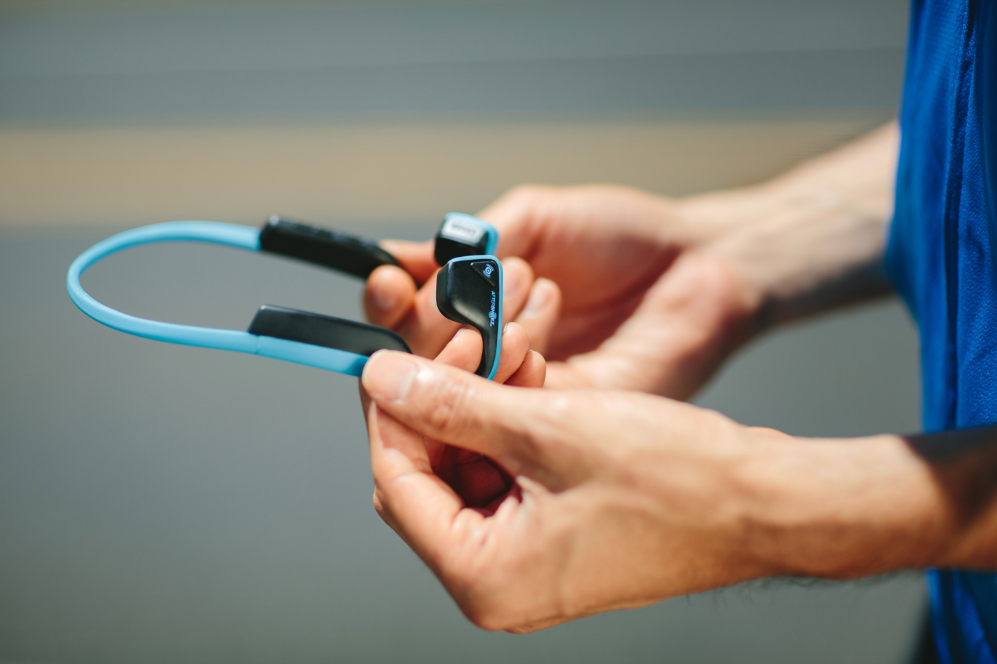 The new AfterShokz headphones bring bone conduction audio to Apple Watch