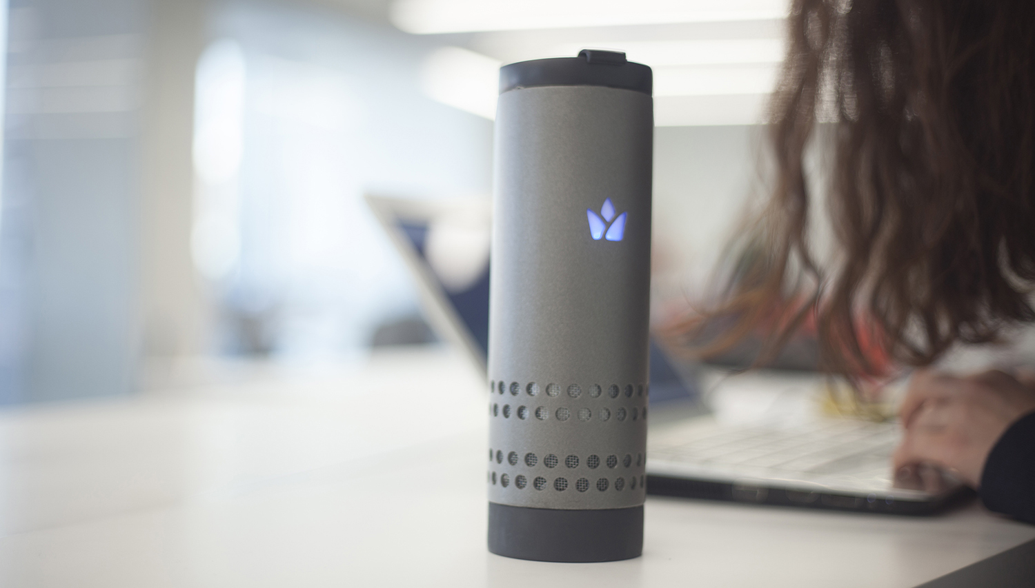 The Yecup 365 travel mug uses your iPhone to heat or cool your drink
