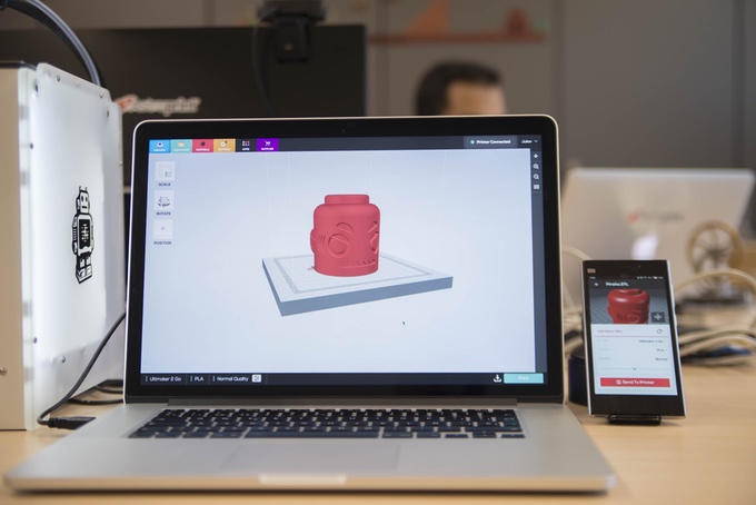 AstroPrint + AstroBox Touch will make 3D printing as easy as Pi