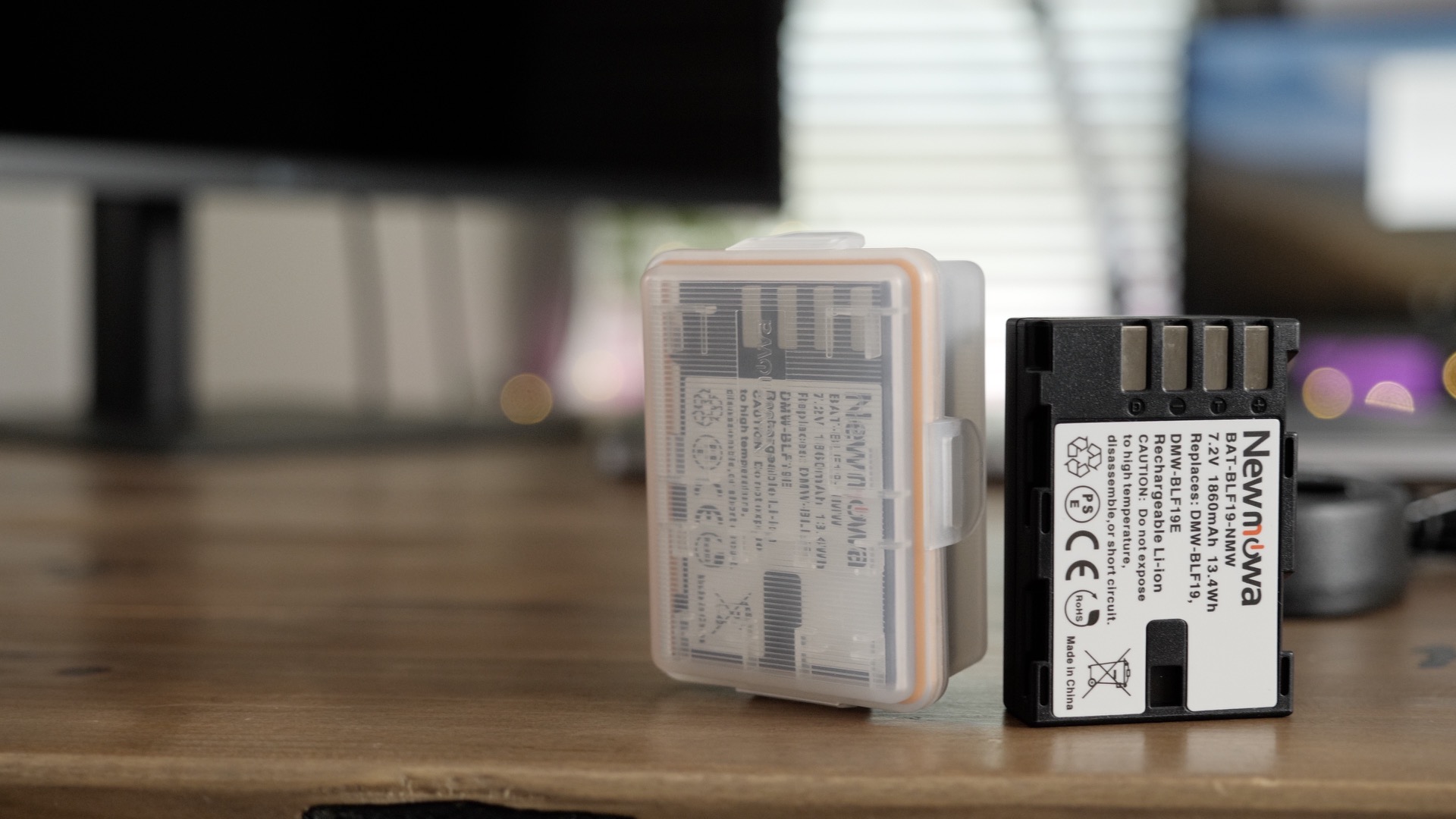 Need extra Panasonic GH5 batteries? Try the excellent Newmowa BLF19 [Video]