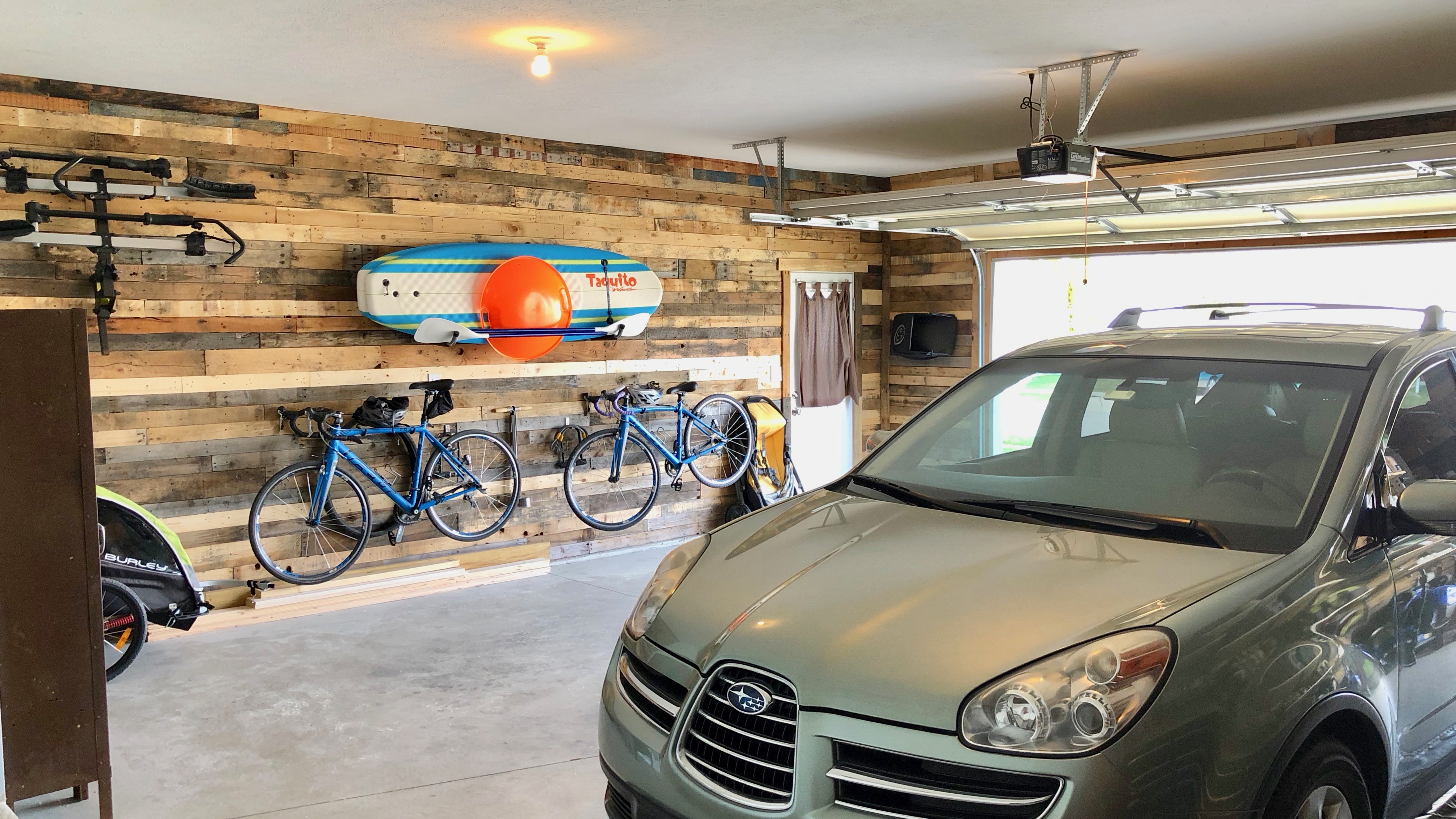 Behind the Screens: Michael's custom reclaimed wood garage setup - 9to5Toys
