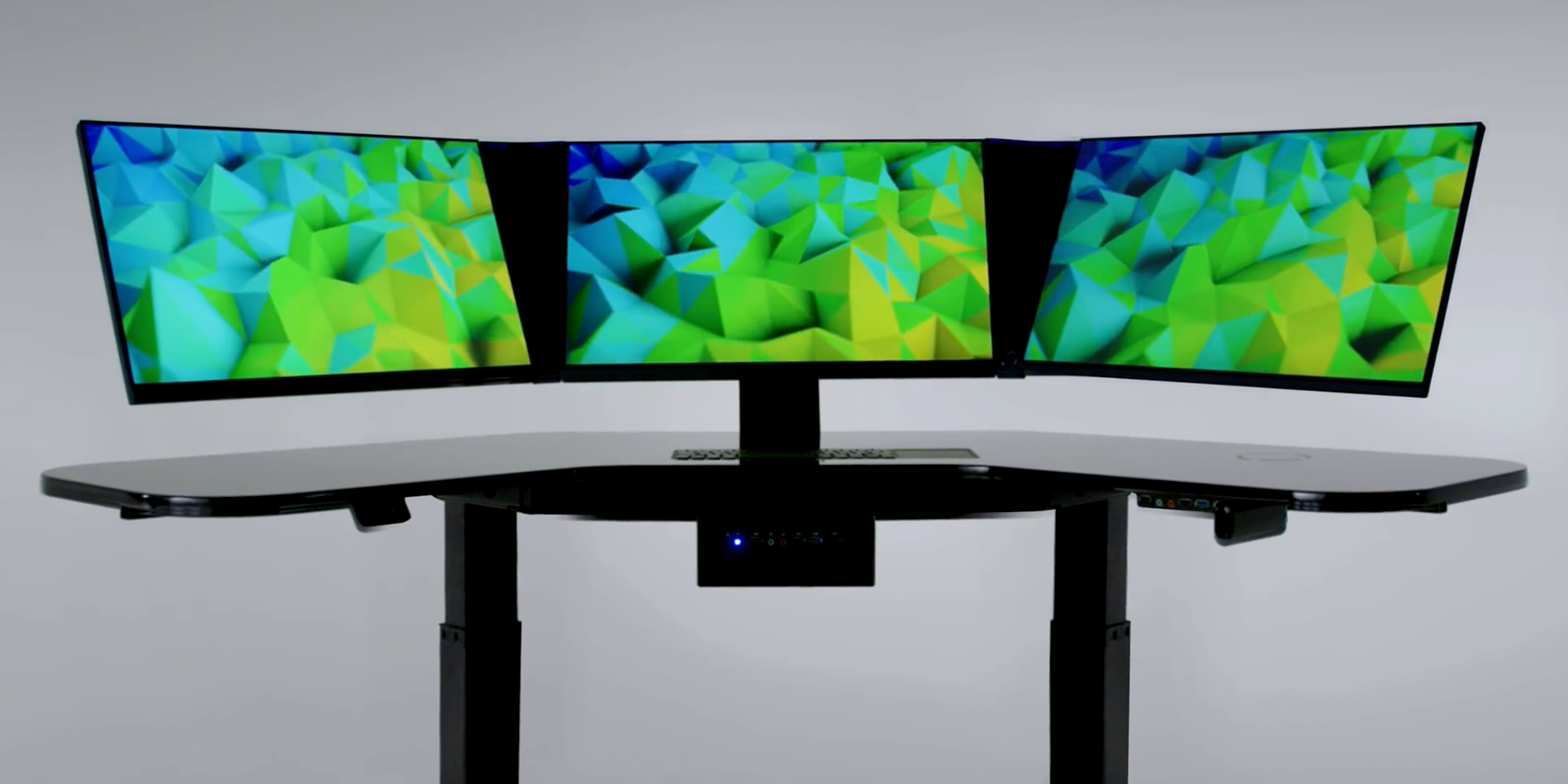 SmartDesk is an AiO workstation with three 24" screens, an Intel Core ...