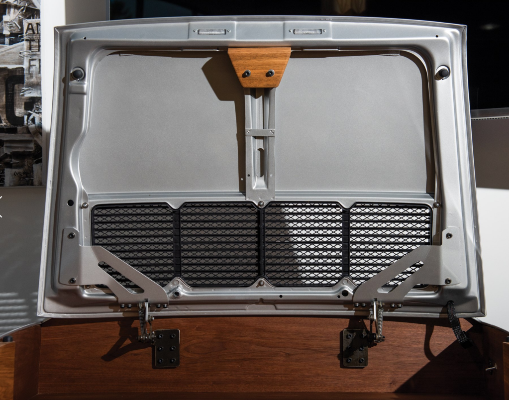 Porsche Writing Desk set to hit Sotheby's auction this month - 9to5Toys