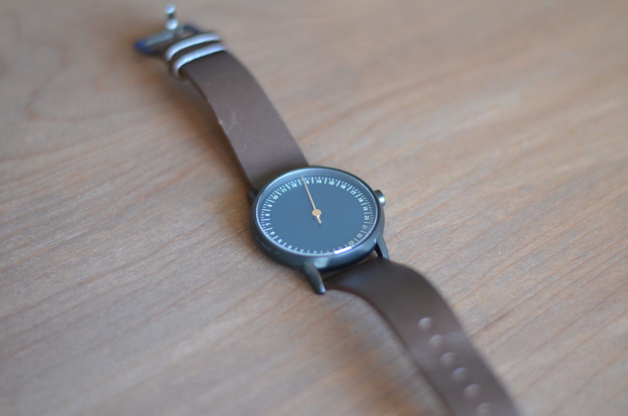 Slow Watch review: Life is better when you go by approximate time [Video]