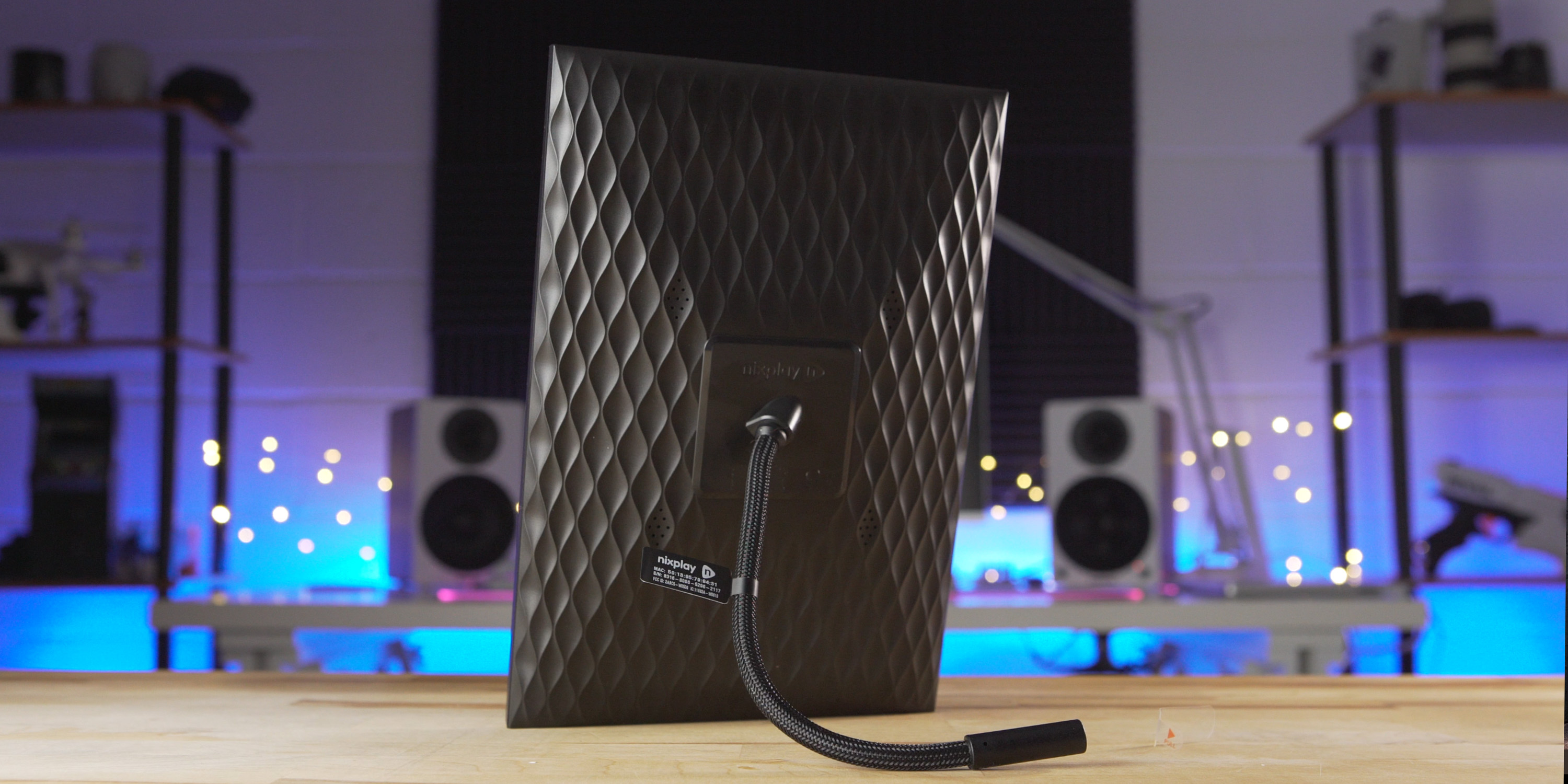 Nixplay Smart Photo Frame Review: Elegant and easy to use