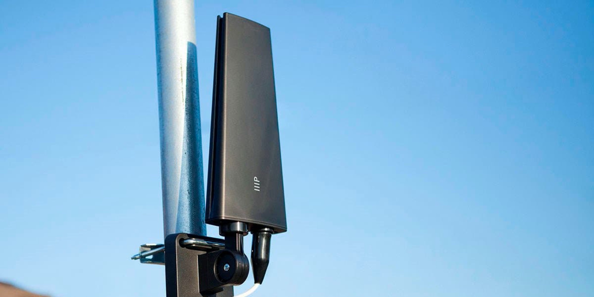 Monoprice's 65-Mile Outdoor OTA Antenna lets you cut the cord for just ...