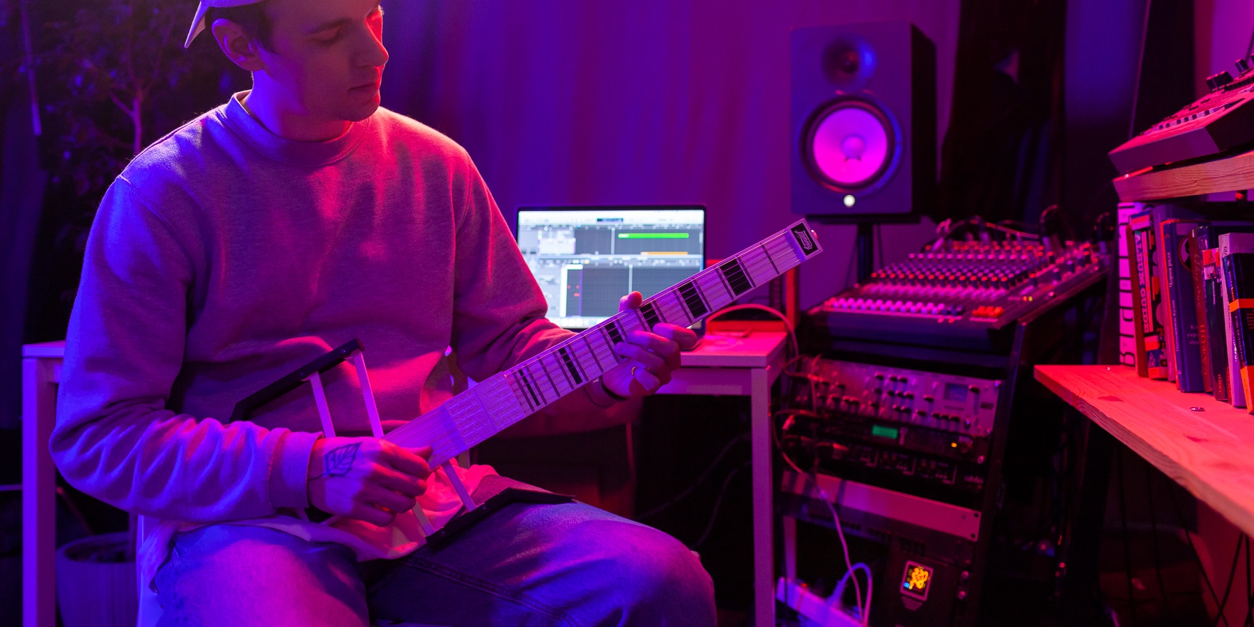 Jammy EVO MIDI guitar controller for Mac, iPhone, more - 9to5Toys