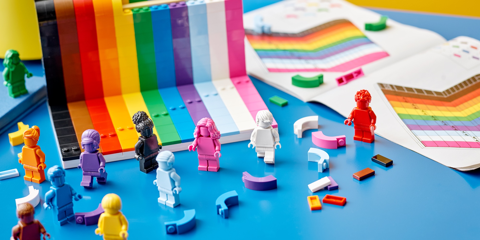 LEGO Everyone Is Awesome packs 11 monochromatic minfigs - 9to5Toys