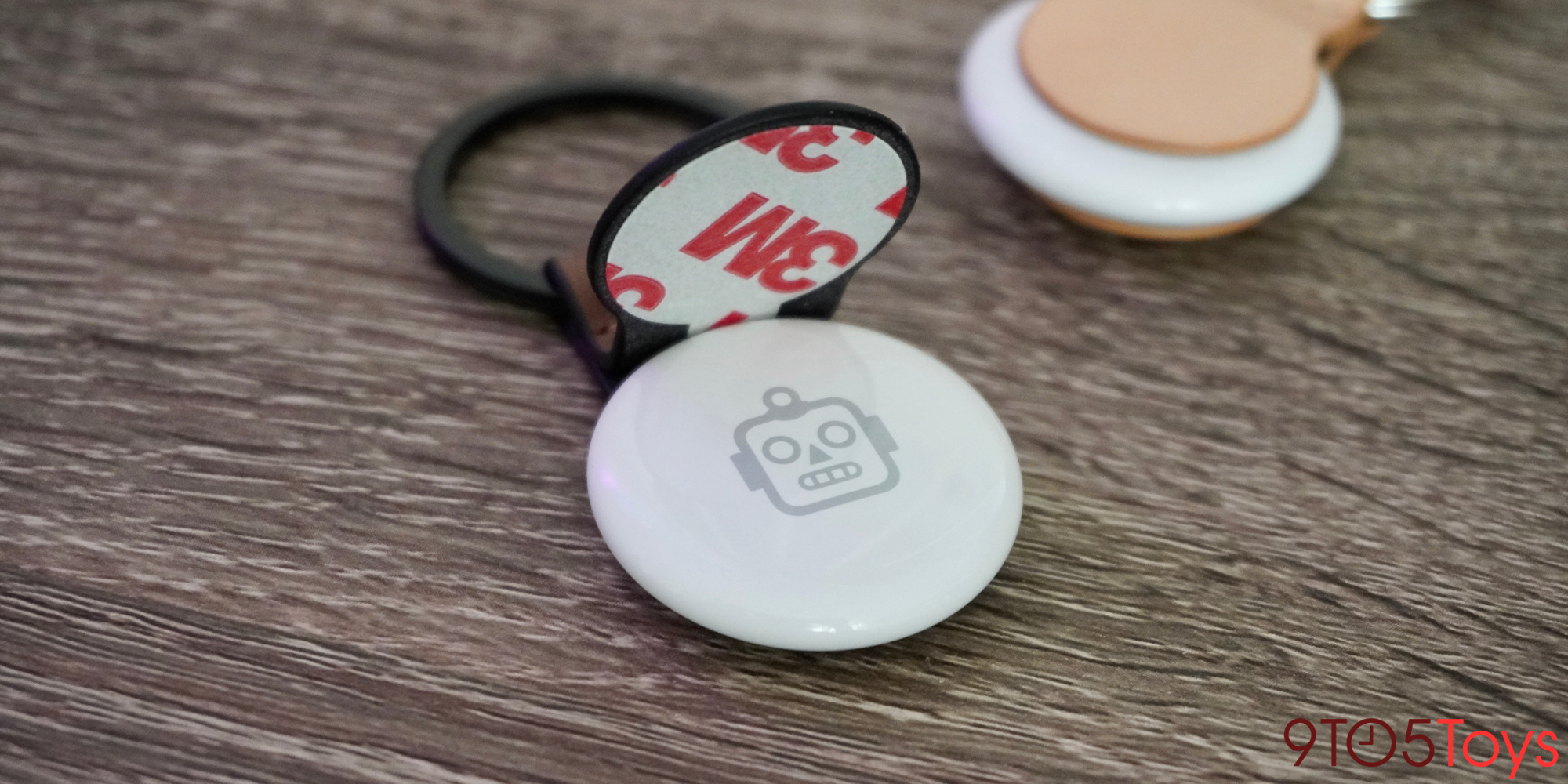 Nomad AirTag Leather Loop review: Unique + premium design - 9to5Toys