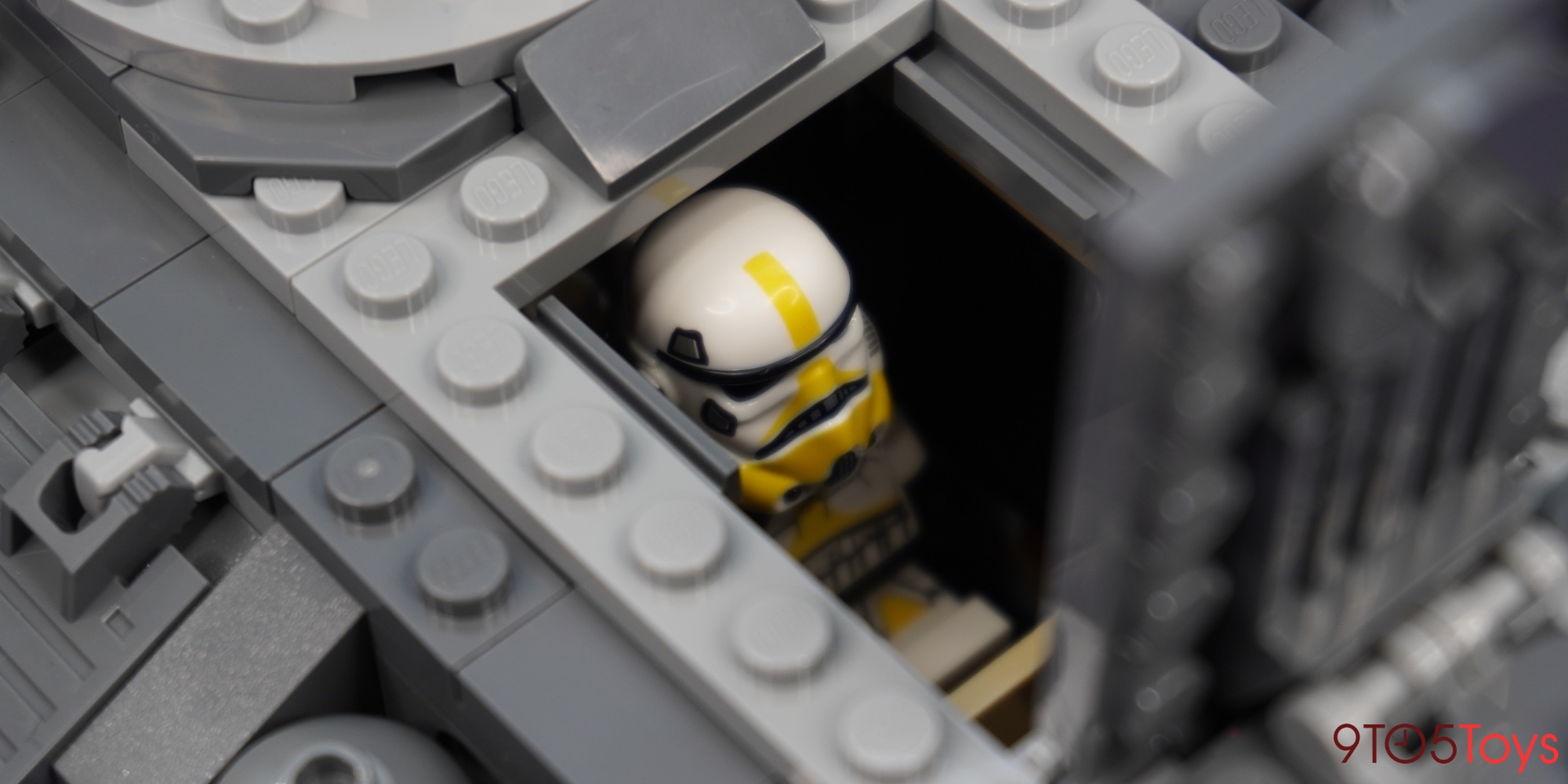 LEGO Imperial Armored Marauder packs eye-catching minifig - 9to5Toys