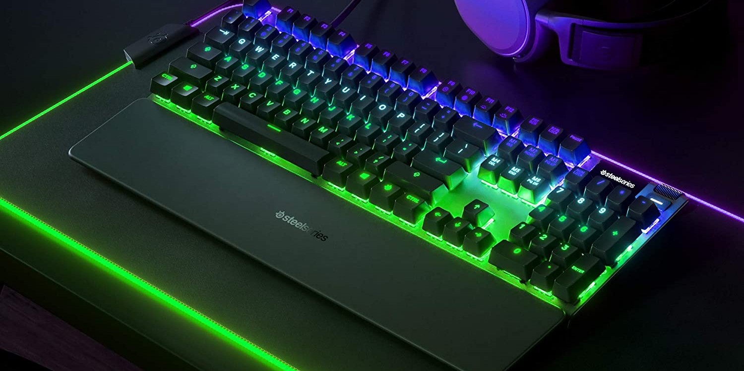SteelSeries Apex 7 mechanical keyboard with OLED smart display returns ...