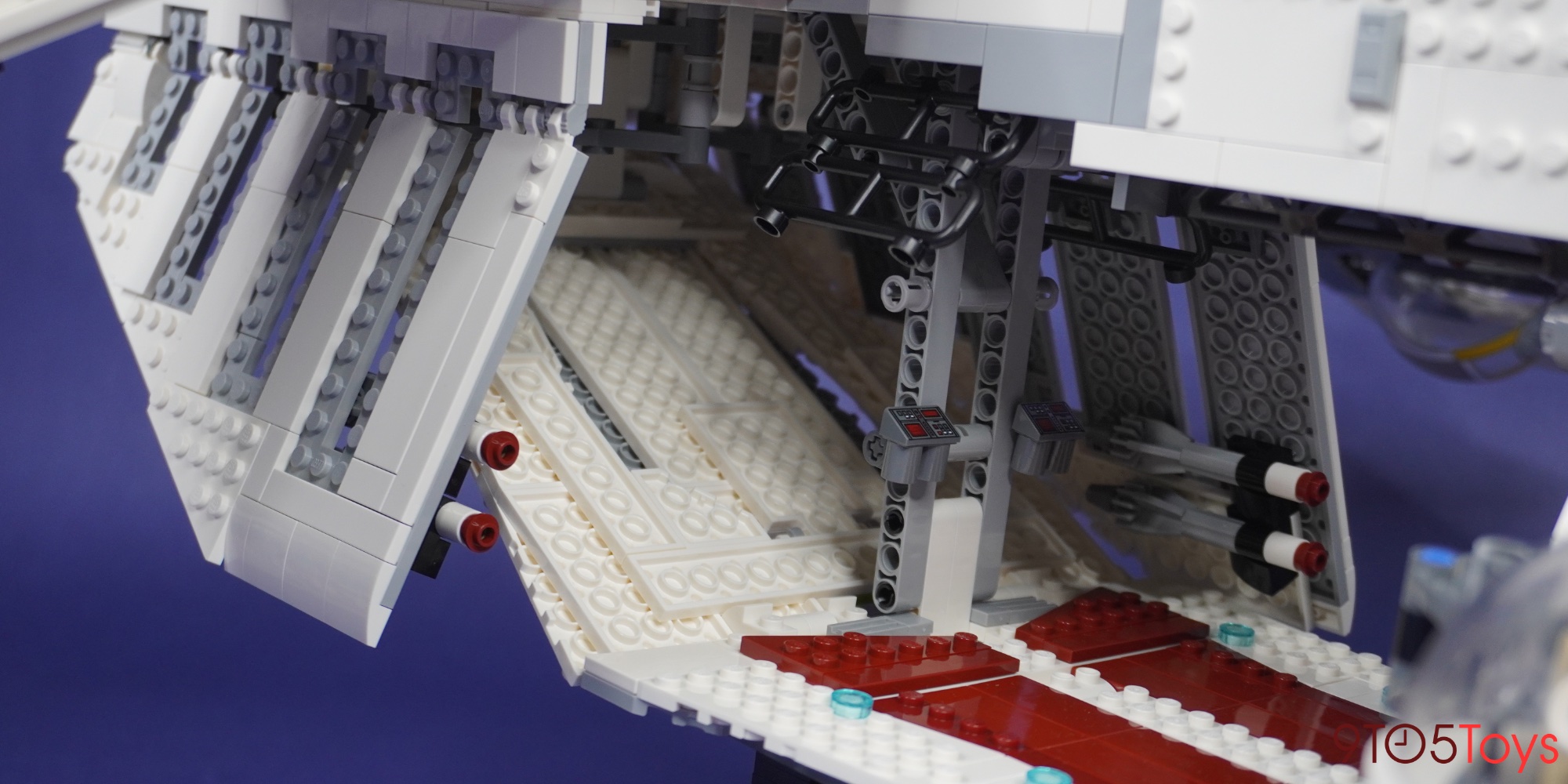 LEGO UCS Republic Gunship review: Ultimate or not? - 9to5Toys