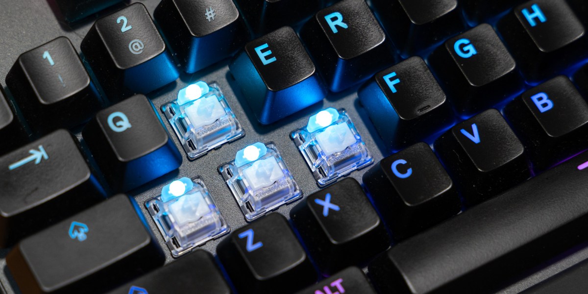 SteelSeries Apex Pro gaming keyboard with customizable actuation points ...