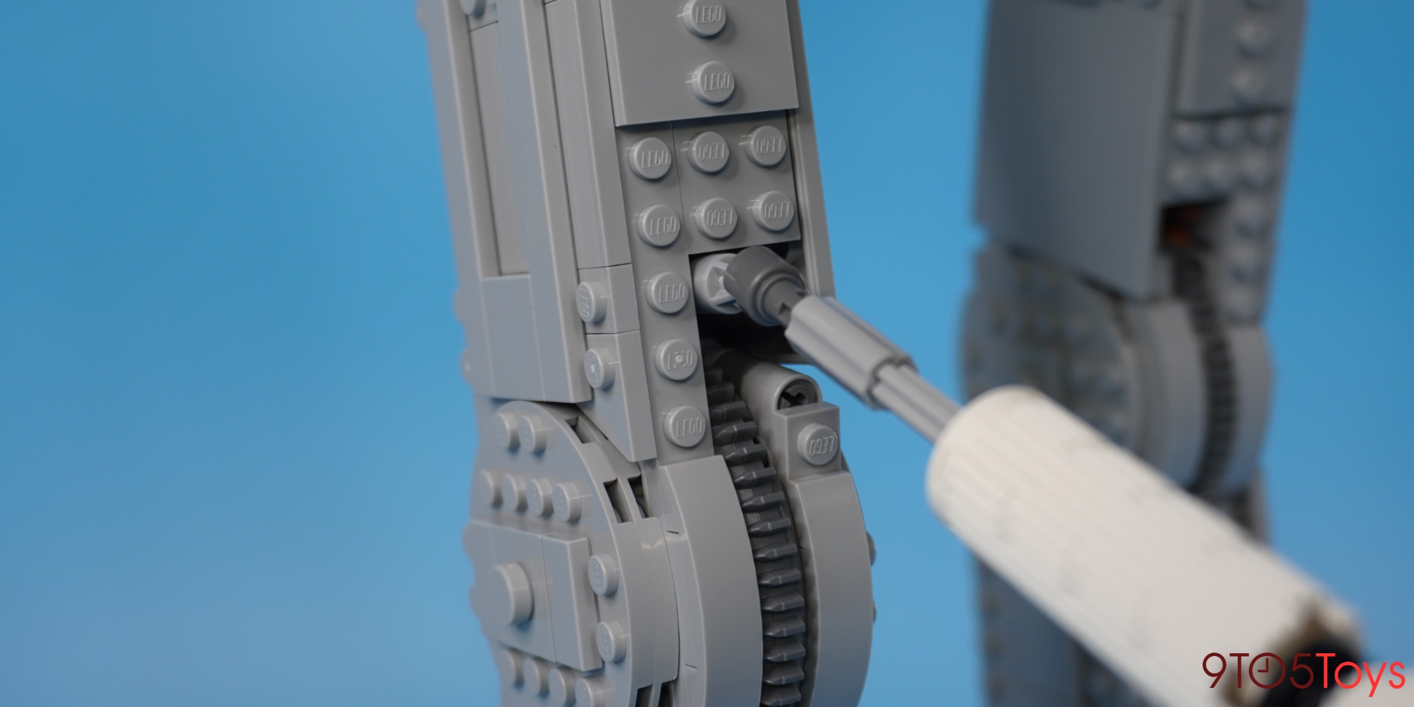 LEGO UCS AT-AT review: Hands-on with the 6,800-piece set - 9to5Toys