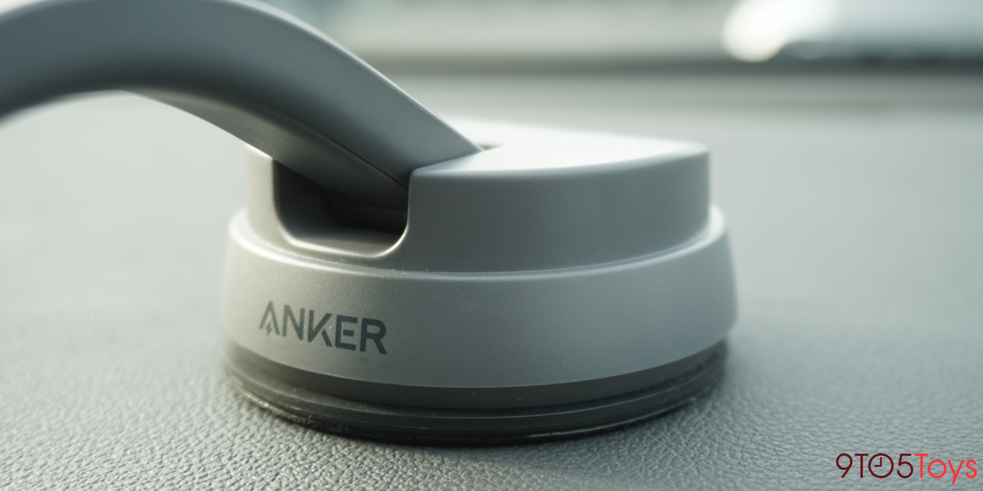 Anker MagGo MagSafe Car Mount hands-on review - 9to5Toys