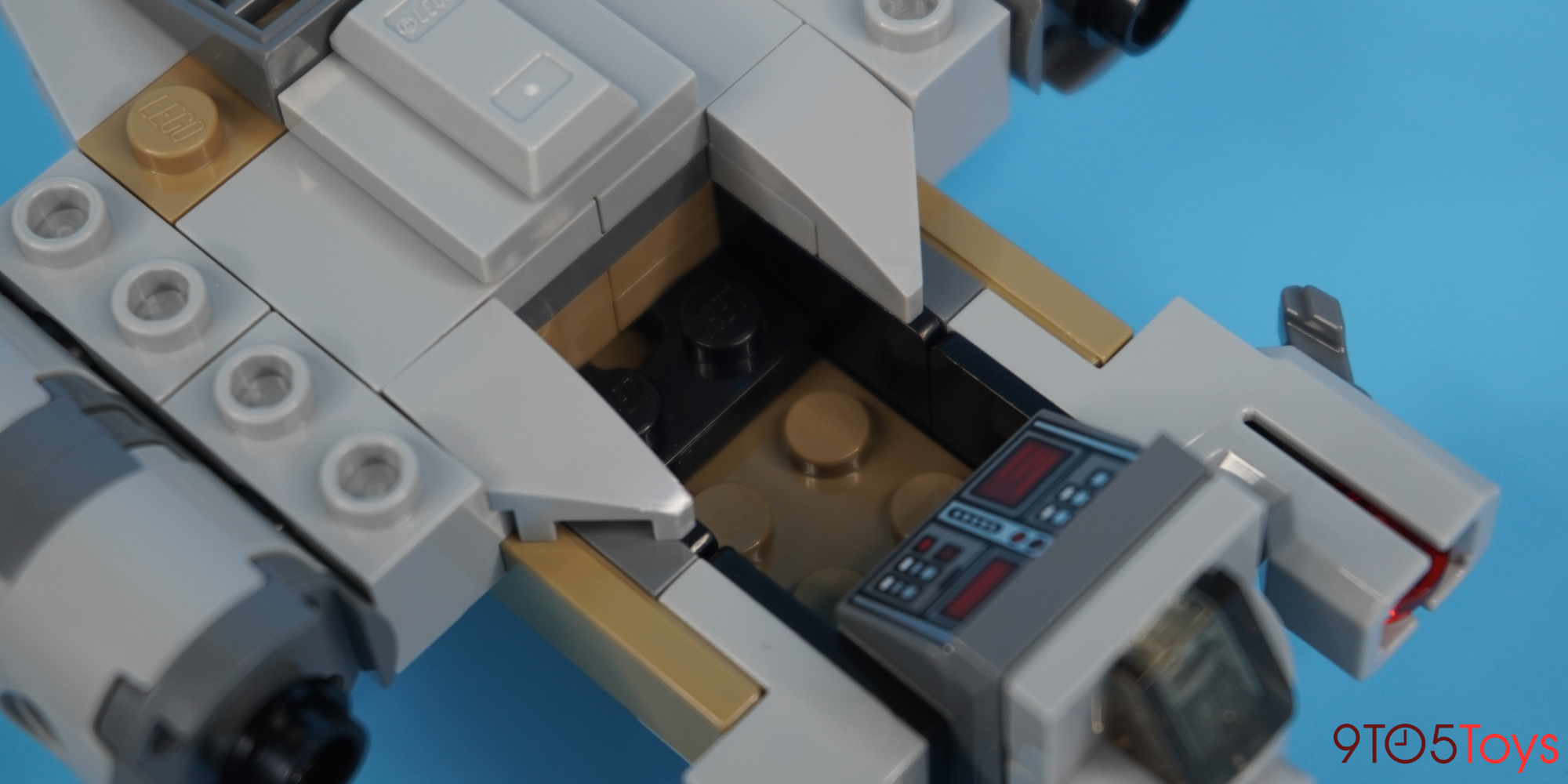 LEGO Razor Crest Microfighter hands-on review - 9to5Toys