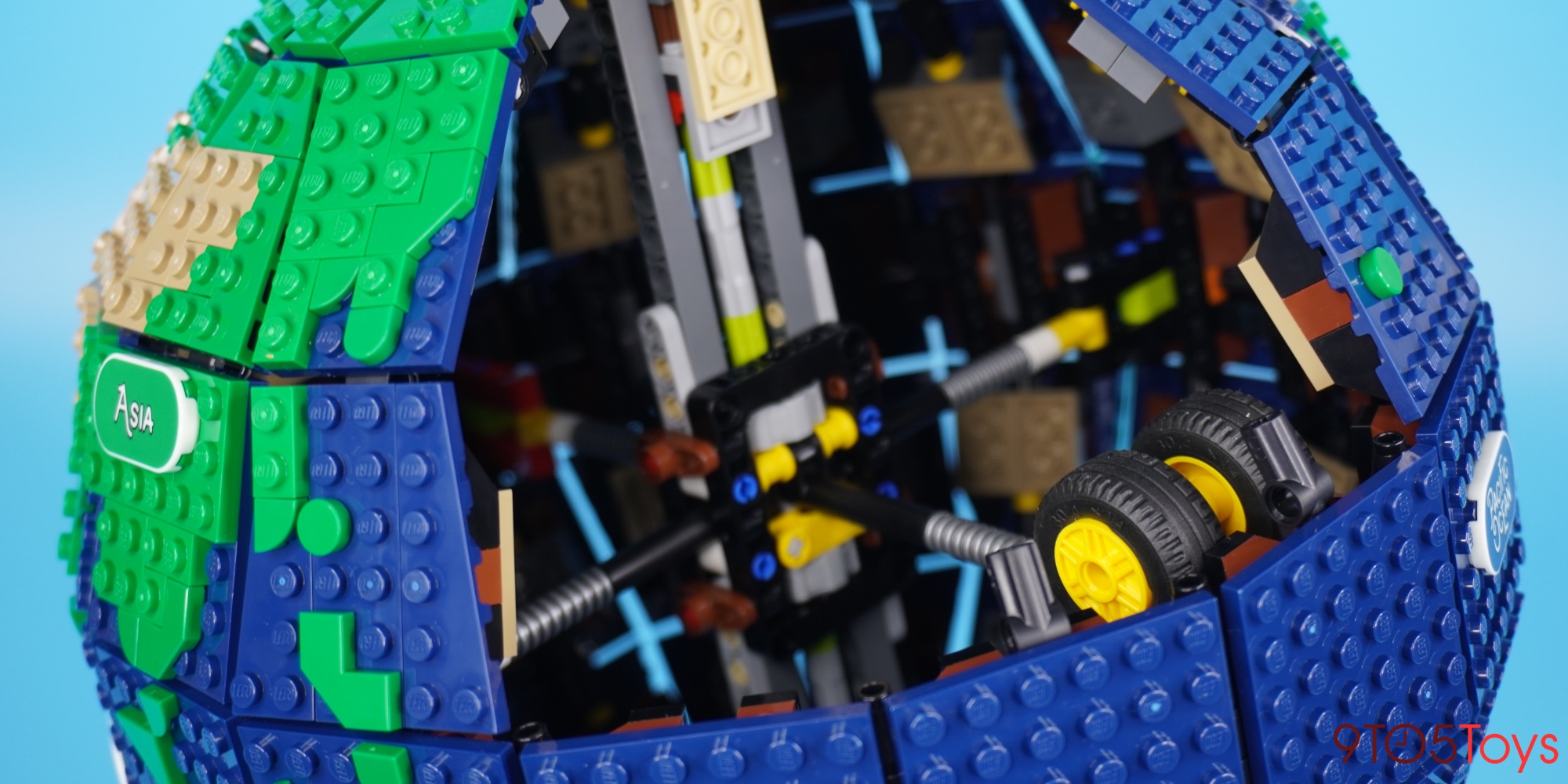 LEGO Globe: Hands-on with an out of this world set - 9to5Toys