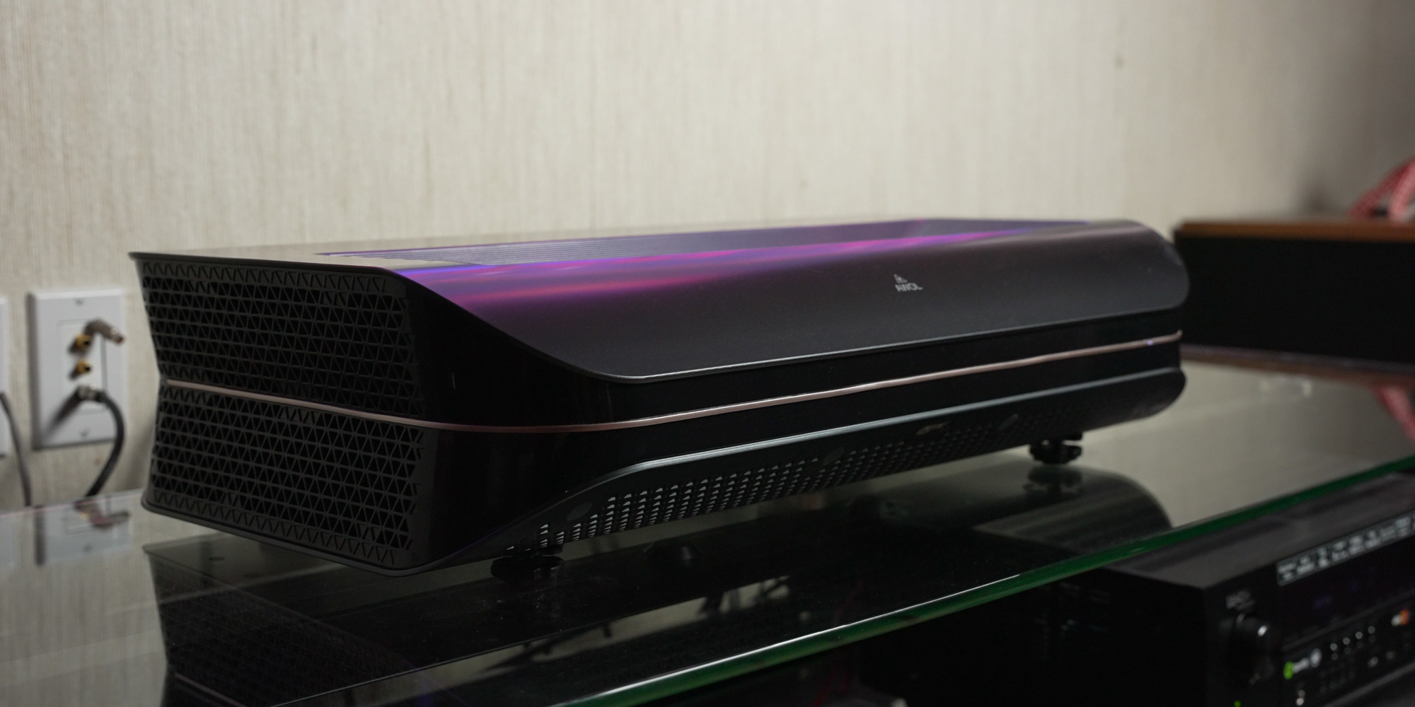 Review: AWOL’s latest UST projector delivers bright and vivid image