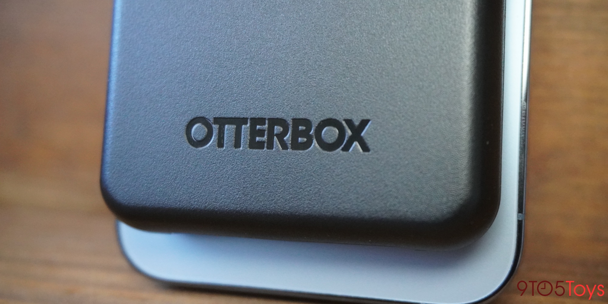 OtterBox MagSafe Power Bank review: Ultra-versatile design - 9to5Toys