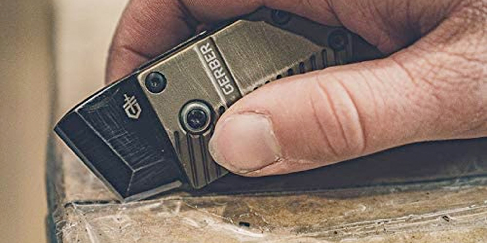 Gerber's ultra-compact Key Note pocket knife can both cut and scrape ...