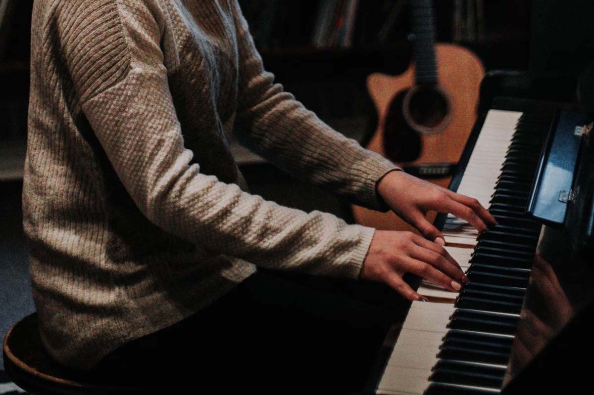 Learn To Play Your Favorite Songs With Piano And Guitar Training For 35 Learn To Play Your Favorite Songs With Piano And Guitar Training For 35