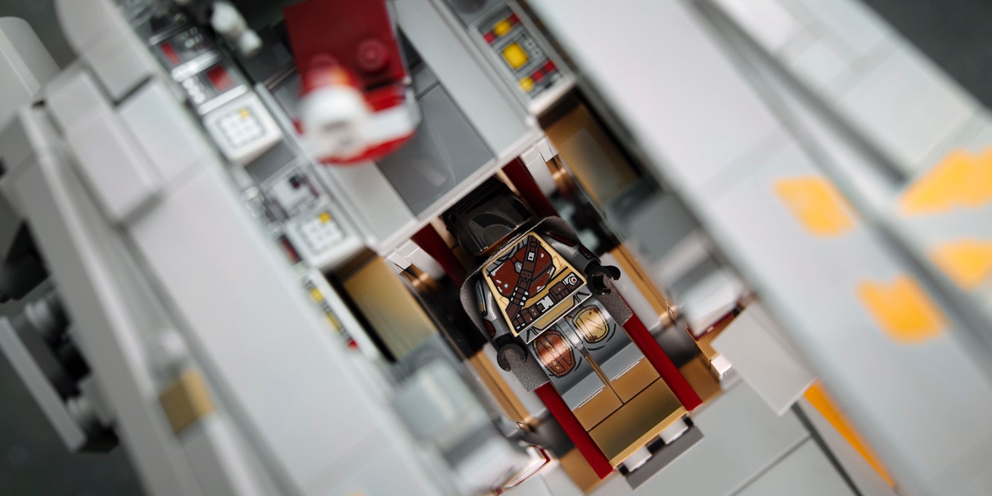 LEGO UCS Razor Crest has been officially revealed!