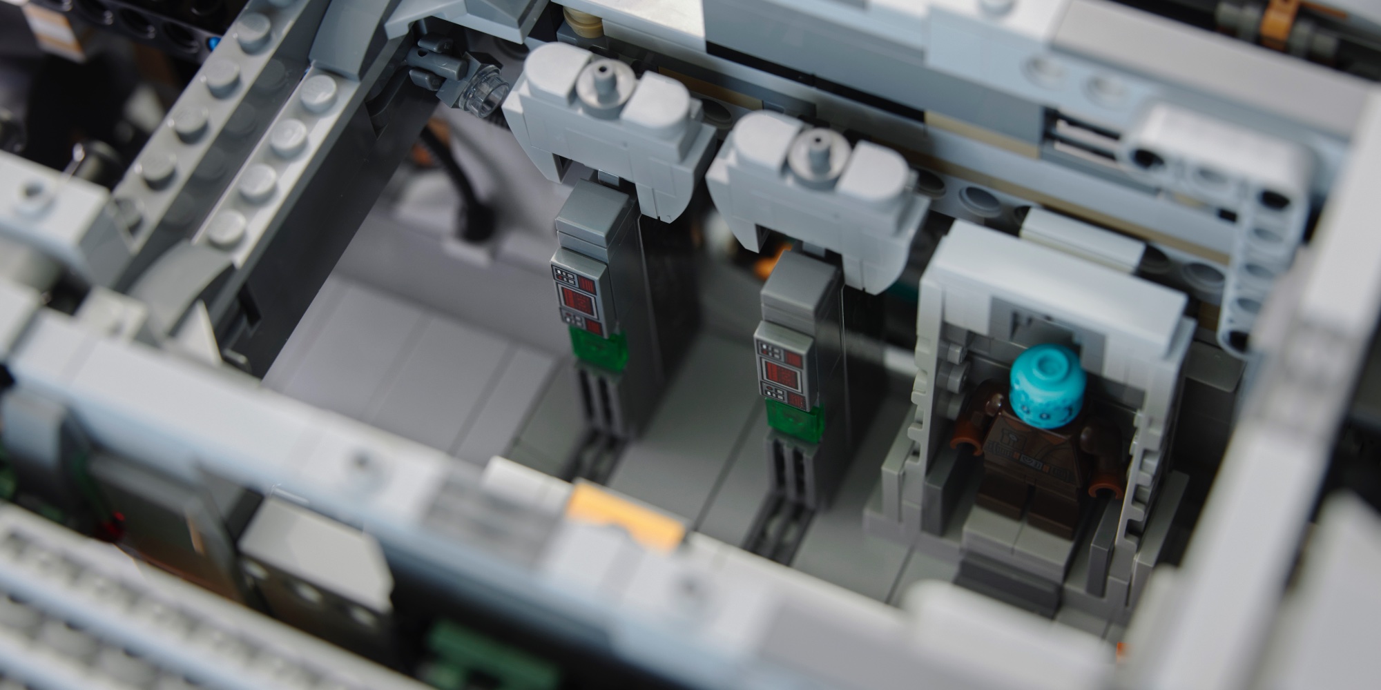 LEGO UCS Razor Crest has been officially revealed!