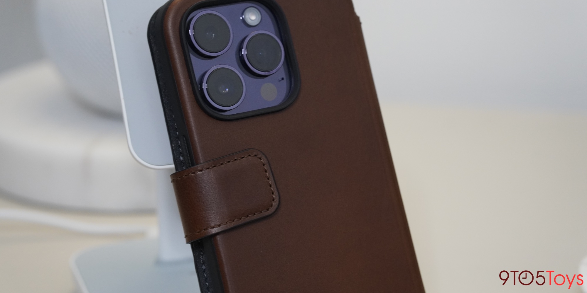 Nomad iPhone 14 leather case and wallet folio hands-on