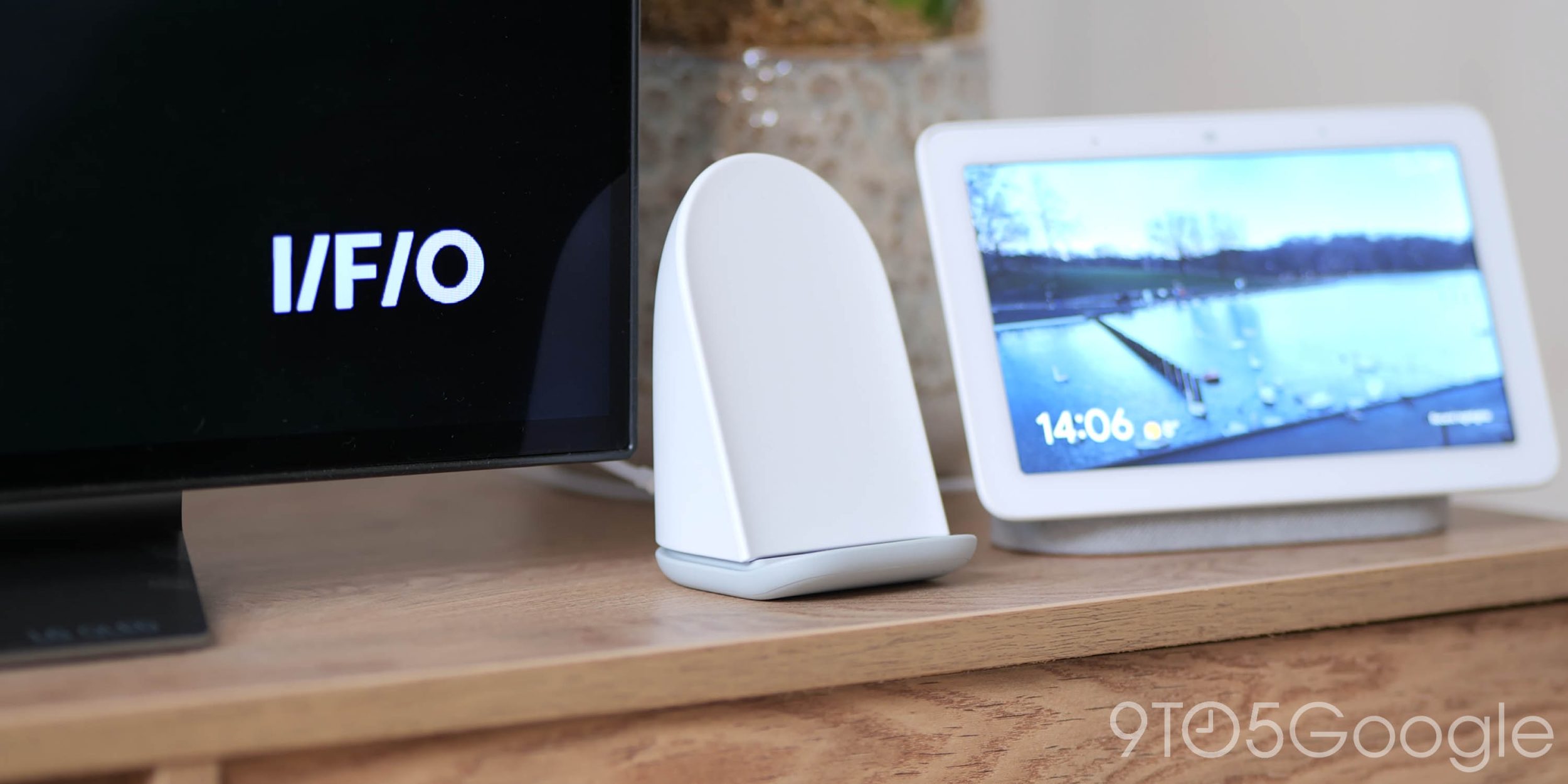 Dock your new Pixel 7/Pro on Google's official Pixel Stand 2nd Gen at ...