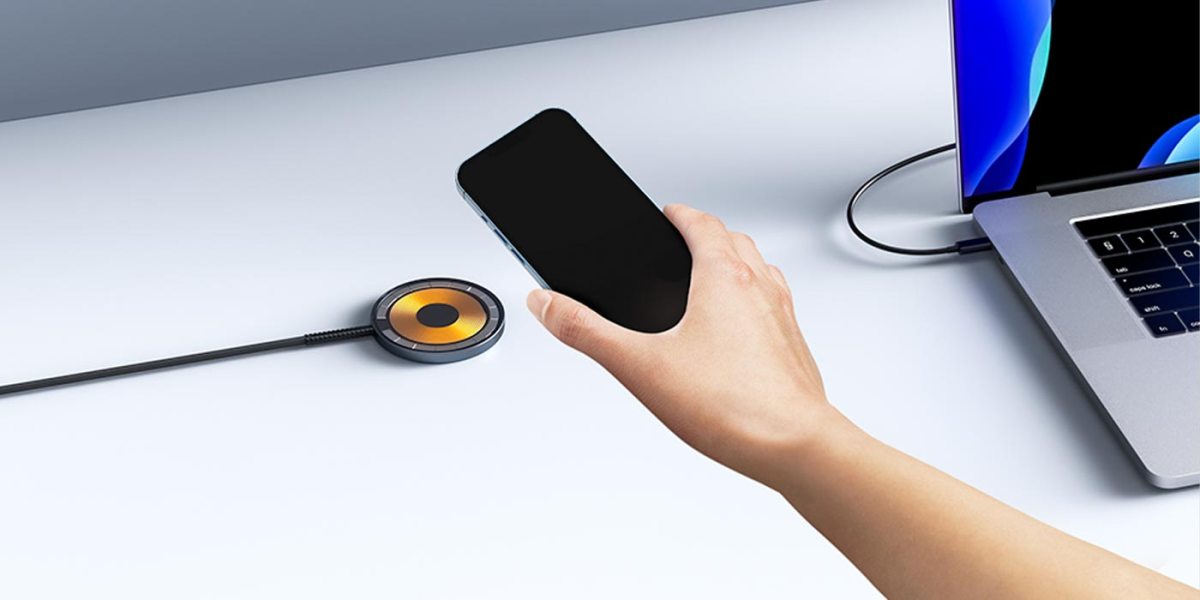 Smartphone Accessories: Momax 7.5W Transparent MagSafe Charging Puck ...