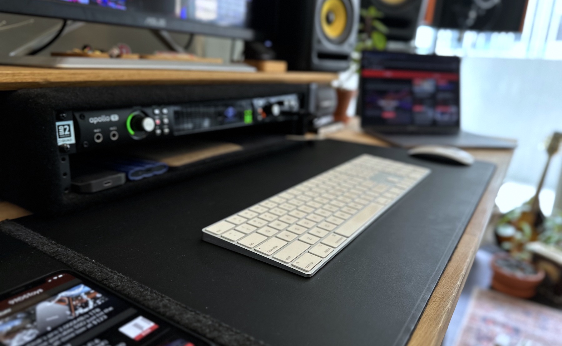 Behind the Screens: Justin's organic and natural wood Mac mini rig with ...
