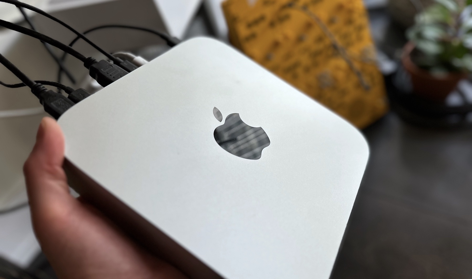 Behind the Screens: Justin's organic and natural wood Mac mini rig with ...