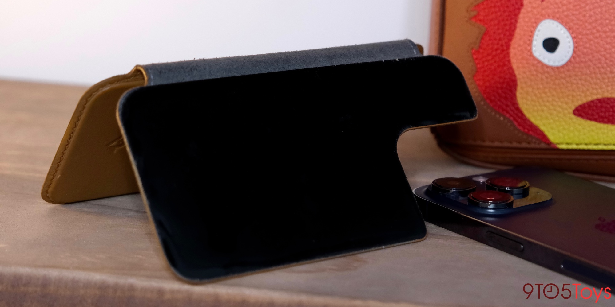 Twelve South SurfacePad delivers the best iPhone 14 leather folio