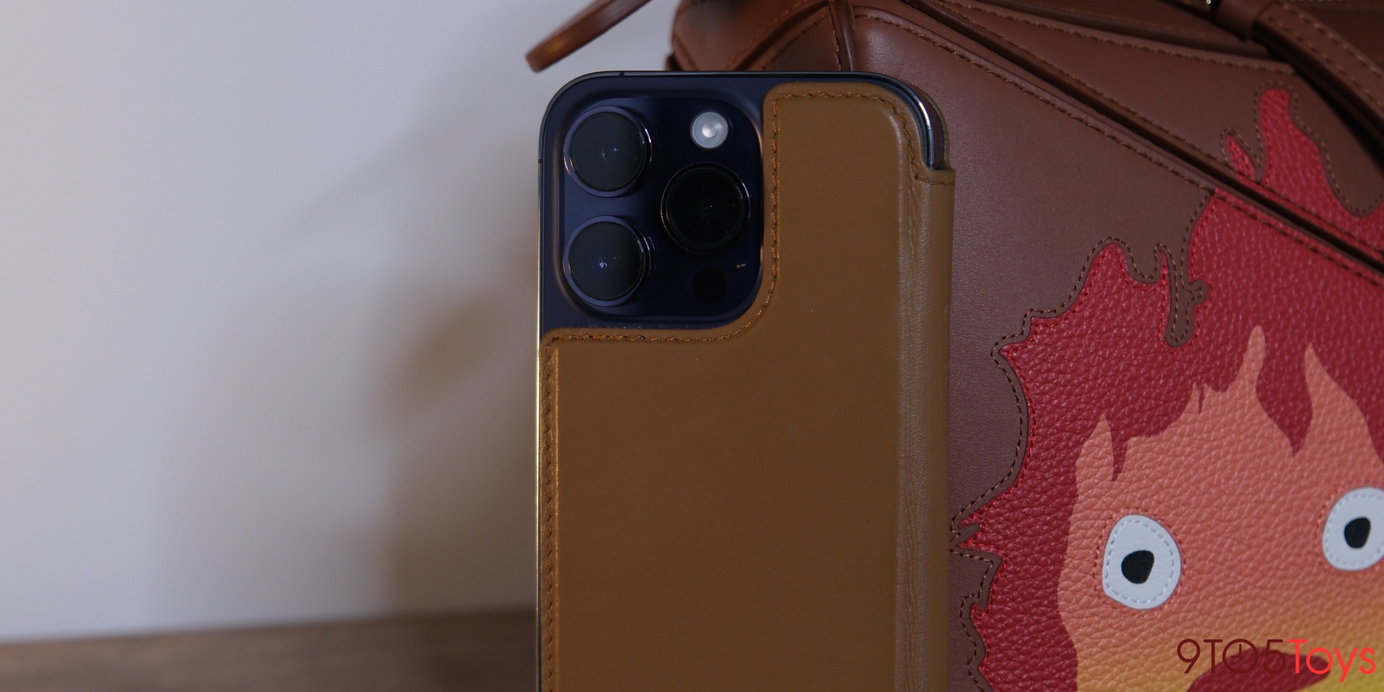 Twelve South SurfacePad delivers the best iPhone 14 leather folio