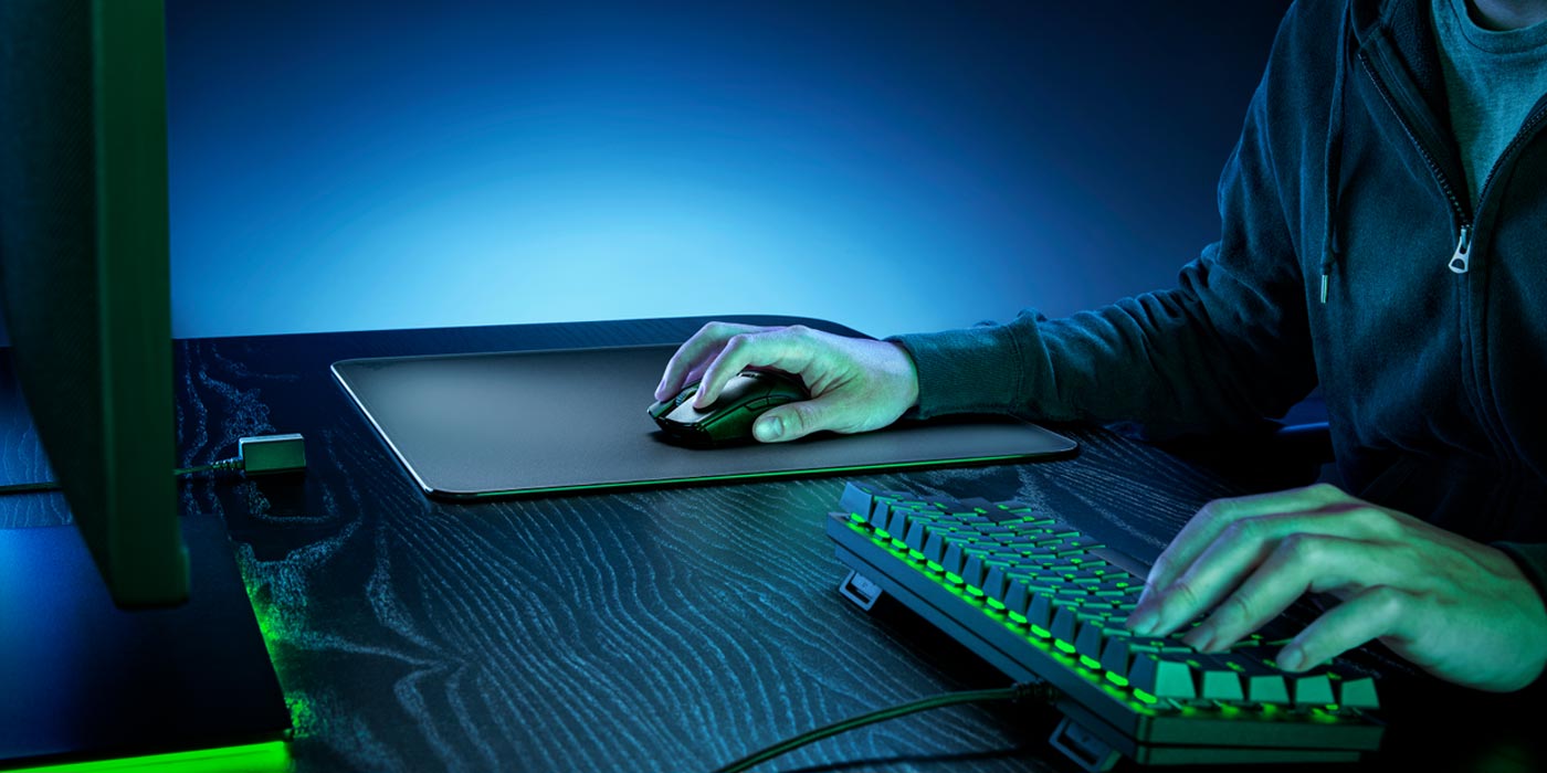 Razer Atlas brings tempered glass to your desk for $100