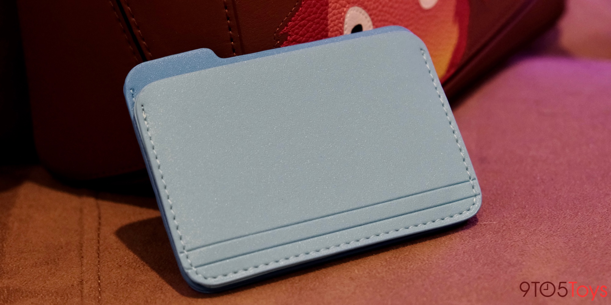 Untitled Folder Wallet delivers signature Apple iconography
