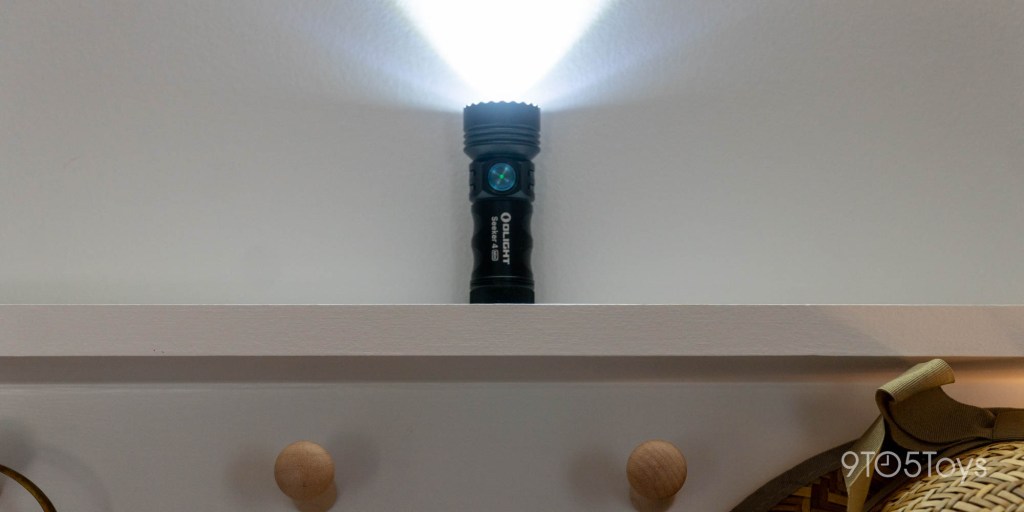 OLIGHT Seeker 4 Mini: My new favorite dual-source EDC light