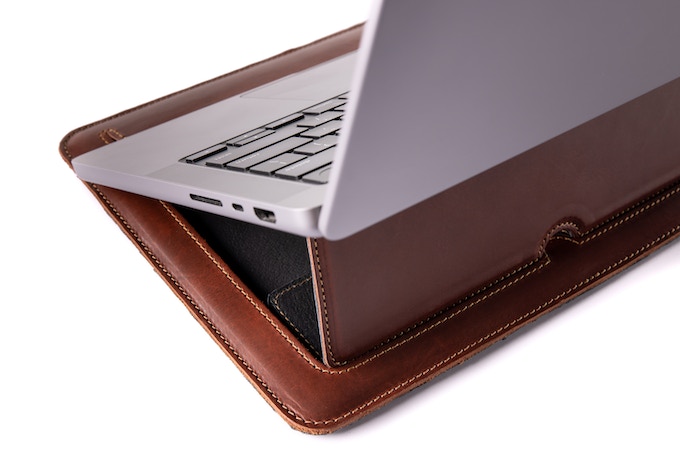 Pad & Quill's new MacBook stand, Bauhaus travel bags, more