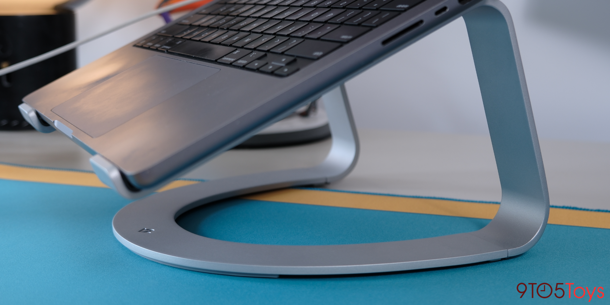 Twelve South's Curve SE MacBook stand is now even more affordable at ...