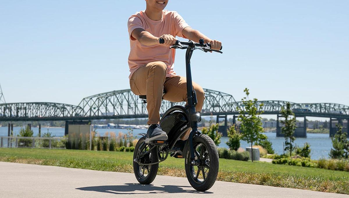 Cruise up to 30 miles on the Jetson Bolt Pro e-bike at new all-time low ...
