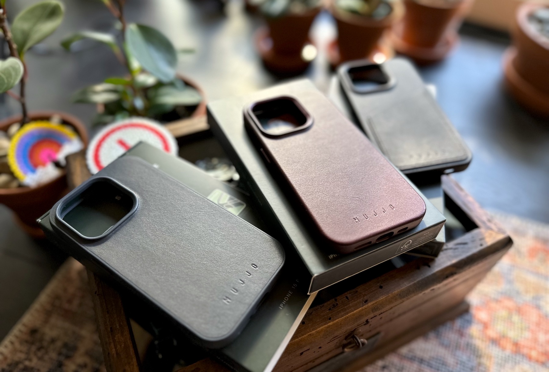 MUJJO leather iPhone 15 cases review
