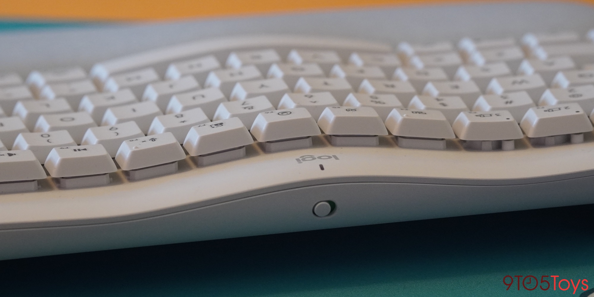 Logitech Wave Keys now shipping with ergonomic design