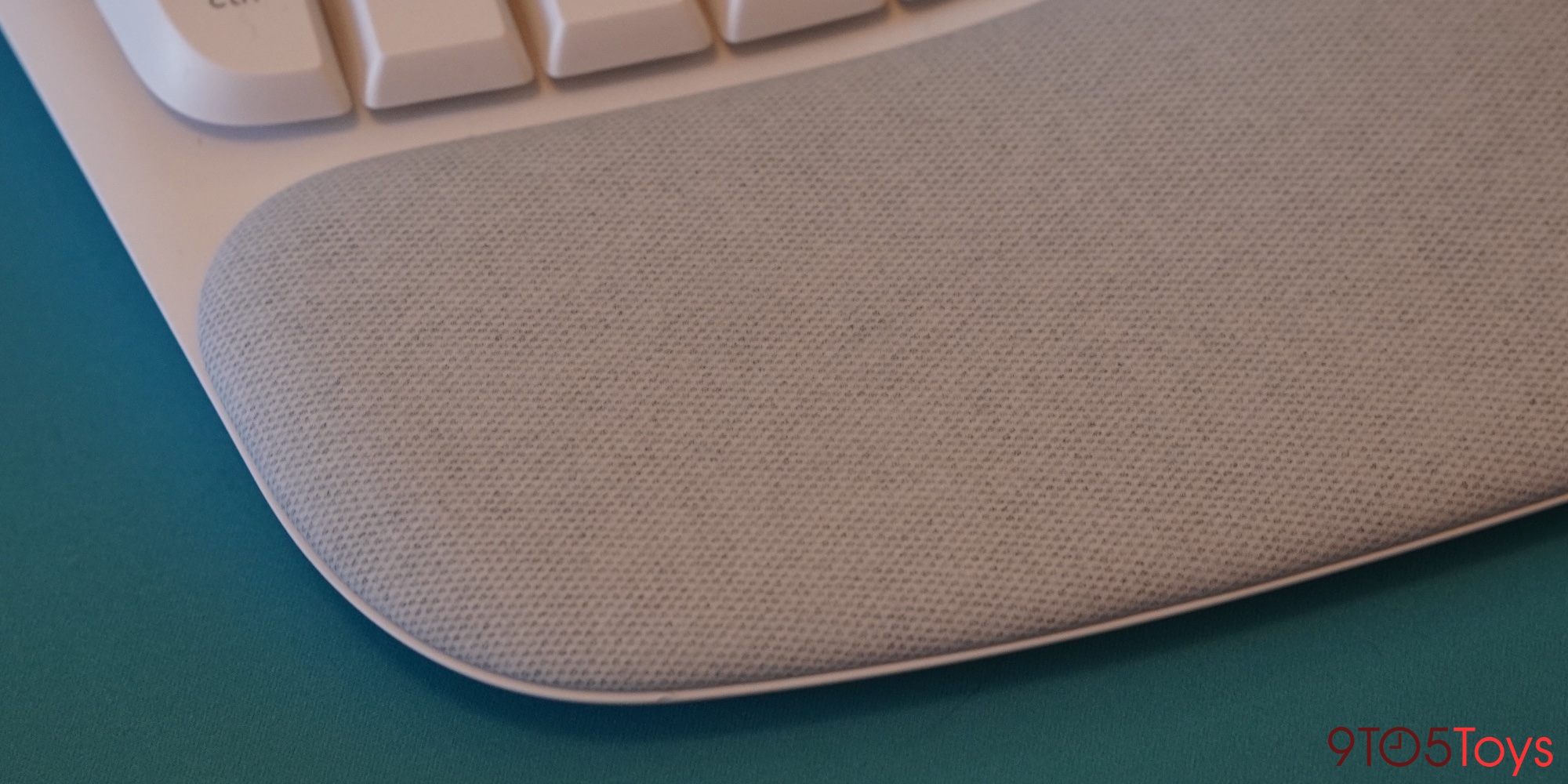 Logitech Wave Keys now shipping with ergonomic design