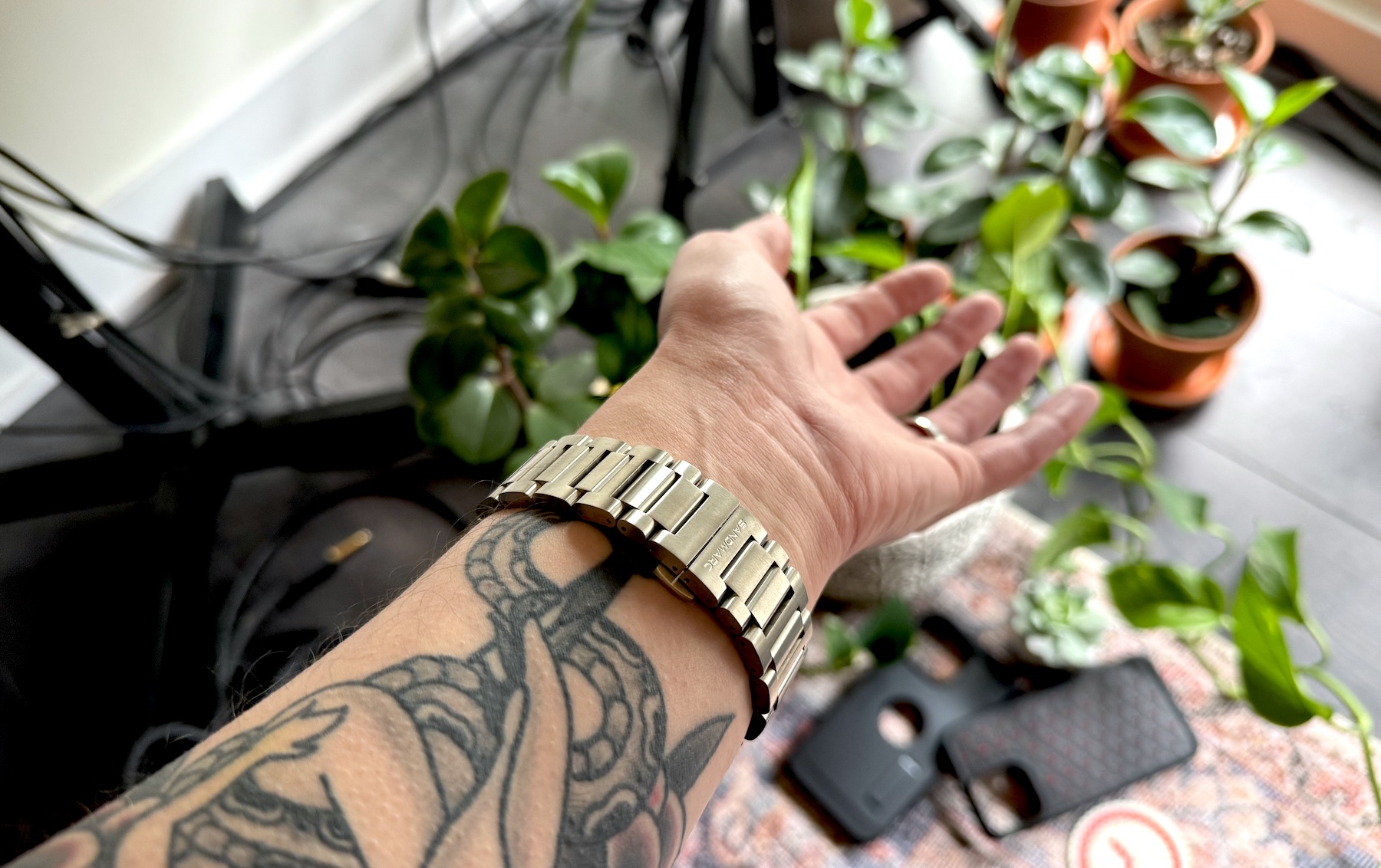 Review: SANDMARC’s beautiful titanium Apple Watch bands