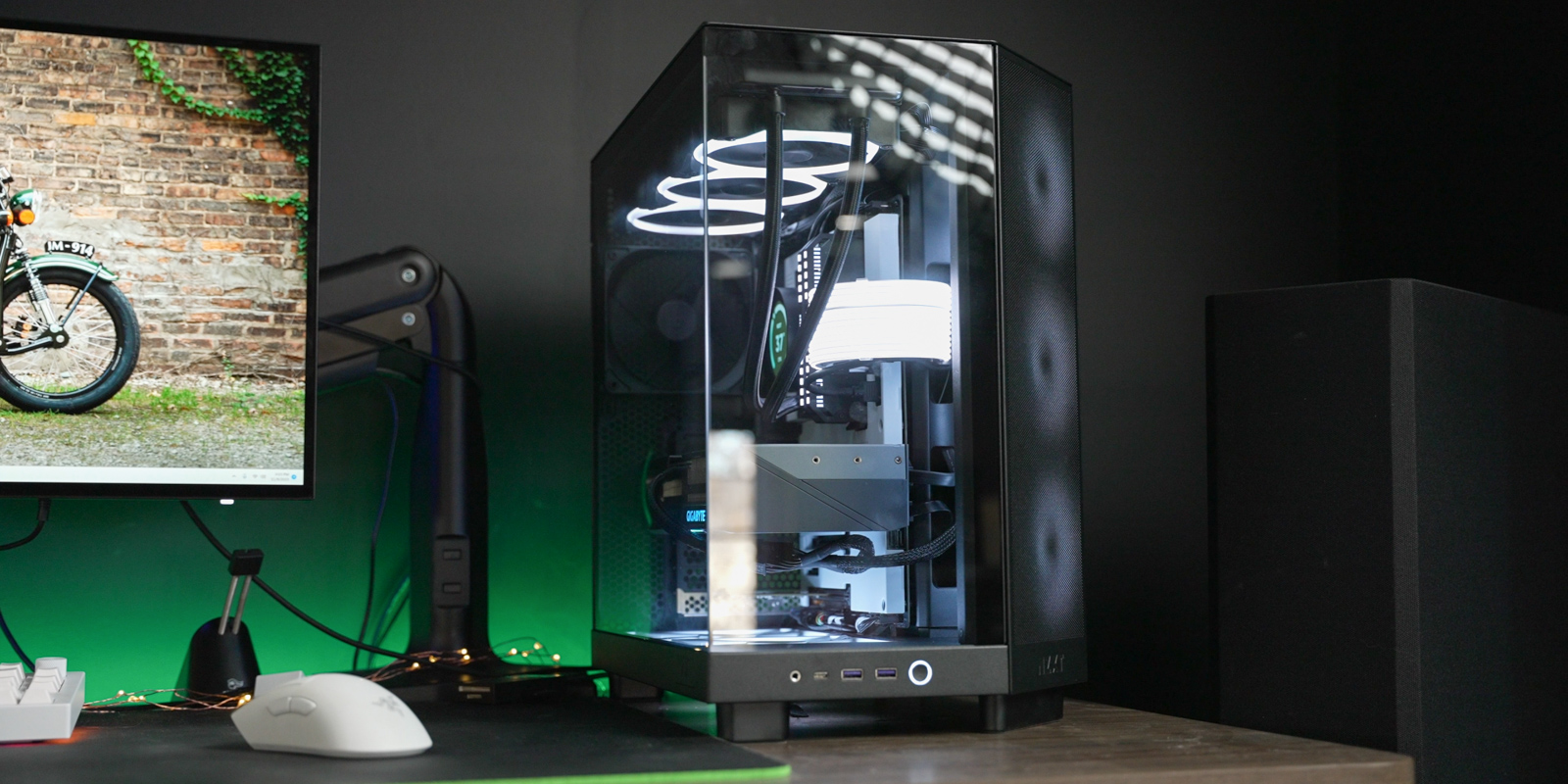 NZXT H6: The just-right size compact dual-chamber computer case