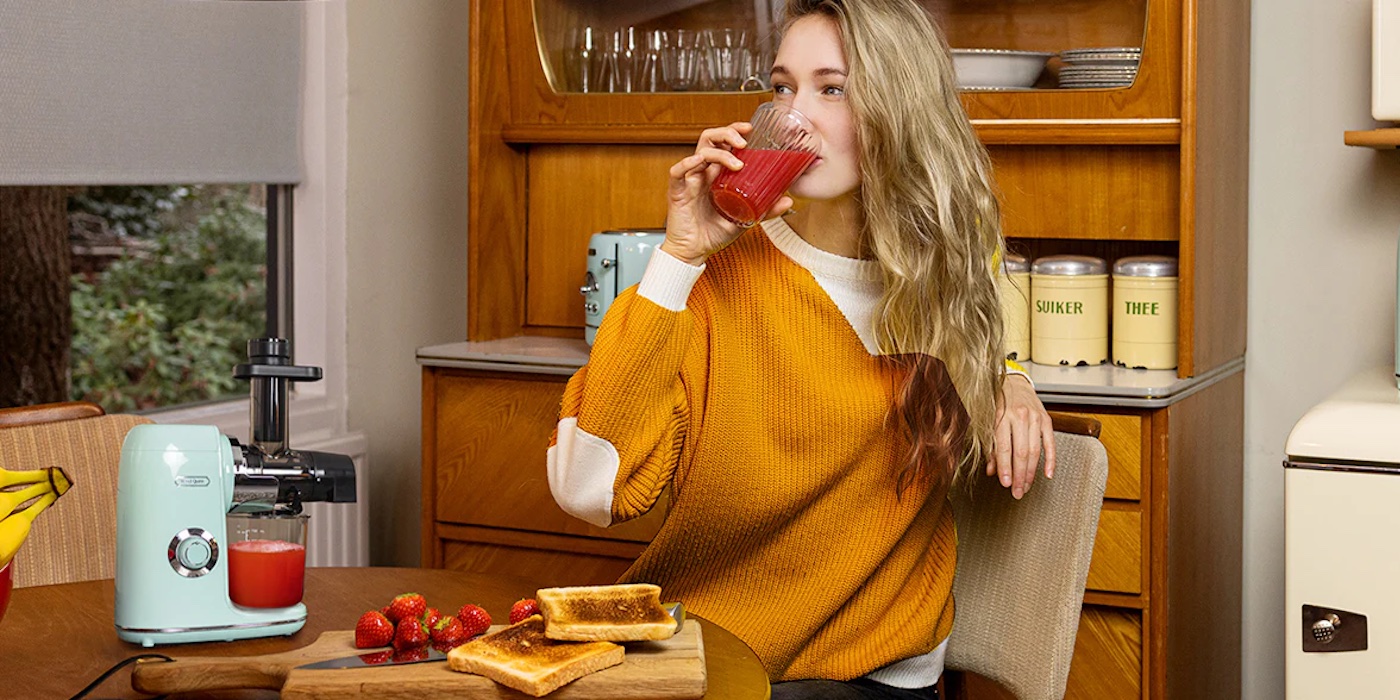 Hazel Quinn offers up to 58% off its retro-style toaster, precision ...